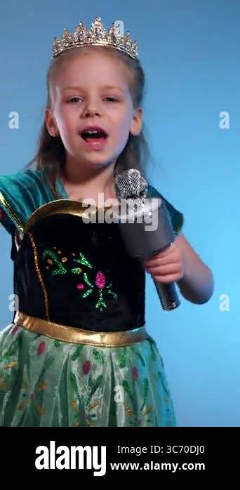 Vertical. A little princess, voice soaring, a captivating performance ...