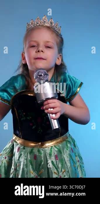 Vertical. A little princess, voice soaring, a captivating performance ...