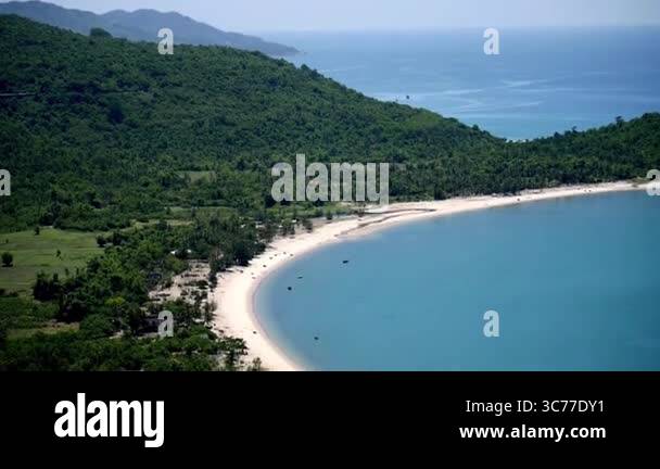 Curved coastline Stock Videos & Footage - HD and 4K Video Clips - Alamy