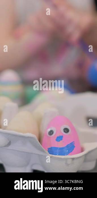 Googly eyes art Stock Videos & Footage - HD and 4K Video Clips - Alamy