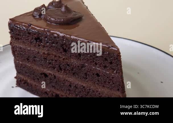 Sliding cake Stock Videos & Footage - HD and 4K Video Clips - Alamy
