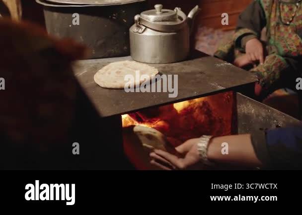 Chapati pakistan Stock Videos & Footage - HD and 4K Video Clips - Alamy