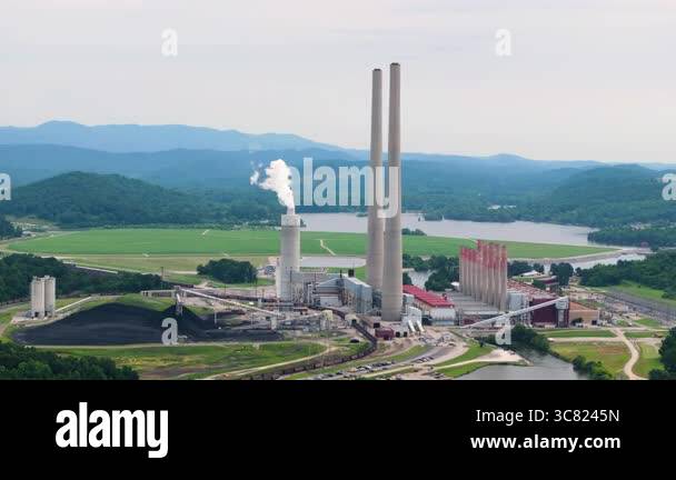 Coal run power station in Kingston, Tennessee. Major coal-fired power ...