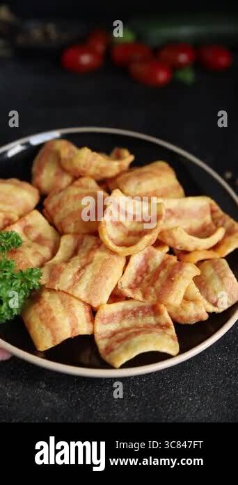 Chips bacon crispy rashers corn snacks fast food natural food fresh ...