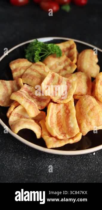 Chips bacon crispy rashers corn snacks fast food natural food fresh ...