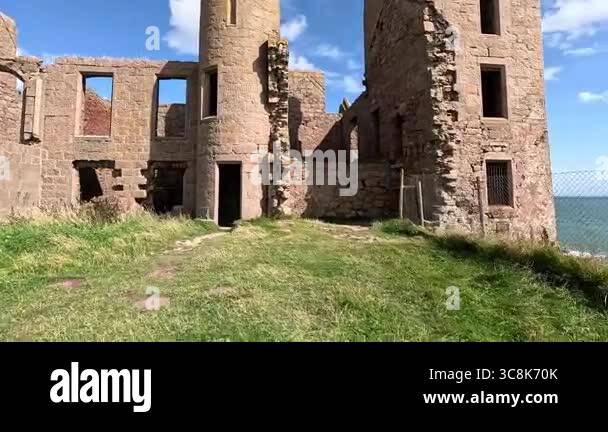 Slains Castle, Scottish Draculas Castle haunted stone structure ...