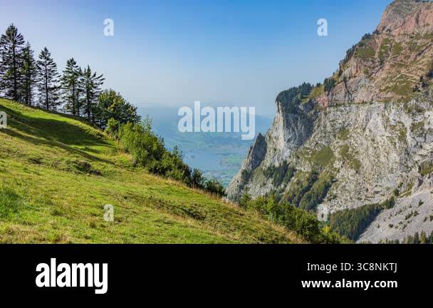 Time lapse, view on the Grosser Mythen mountain and the Lauerzersee ...