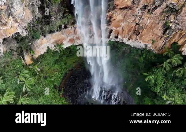 Purling Brook Falls, Springbrook National Park, Queensland, Australia ...
