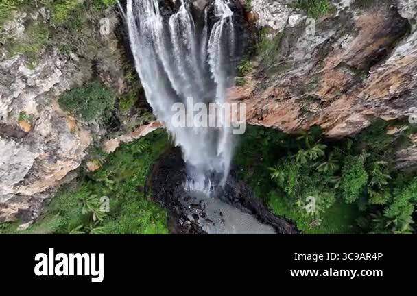 Purling Brook Falls, Springbrook National Park, Queensland, Australia ...