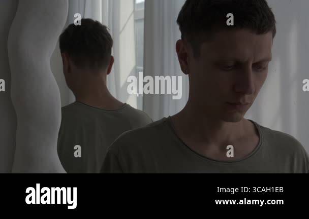 Mirror symbol Stock Videos & Footage - HD and 4K Video Clips - Alamy