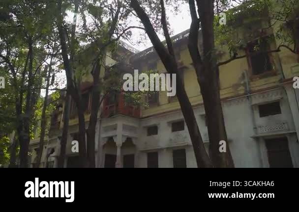 Explore the historic architecture of Banaras Hindu University campus in ...