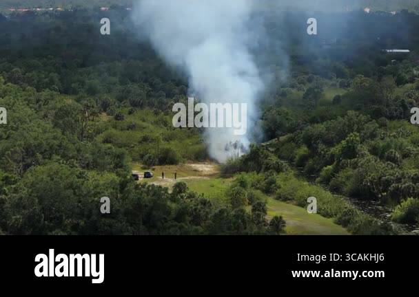 Florida woodland burns in intense vegetation fire during dry conditions ...