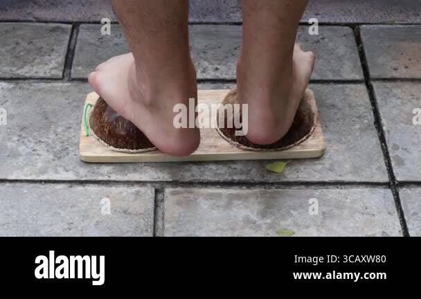 Heel area, Relieve pain in the sole of the foot and manage plantar ...
