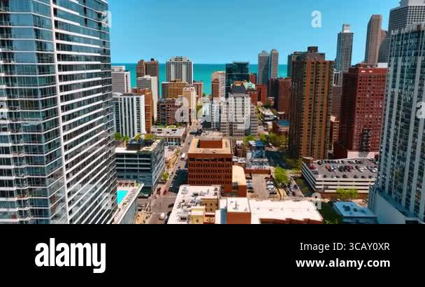 Beautiful colorful cityscape of Chicago, Illinois, USA. Blue waterscape ...