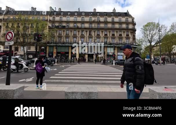 Crosswalk paris Stock Videos & Footage - HD and 4K Video Clips - Alamy