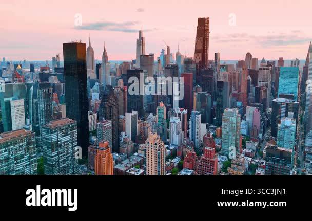 Rise over the modern scenery of Manhattan. Spectacular view on the ...