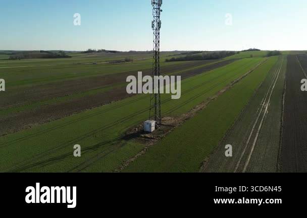 Antenna mast supporting rural connection Stock Video Footage - Alamy