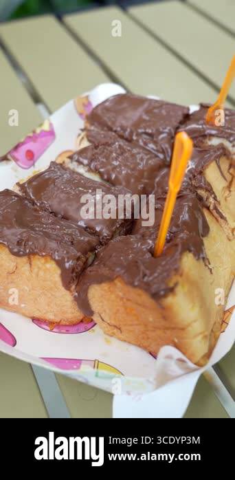 Delicious Nutella Toast, Toasted Bread with Chocolate Spread , 11 Aug ...