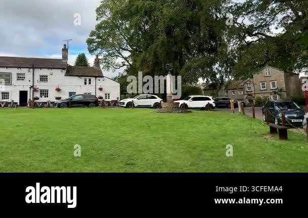 Country pub in english village Stock Videos & Footage - HD and 4K Video ...