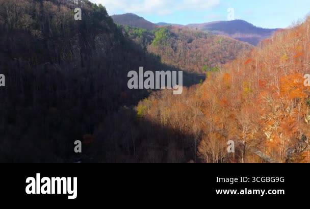 Autumn drive on Highlands Road through the Appalachian Mountains ...