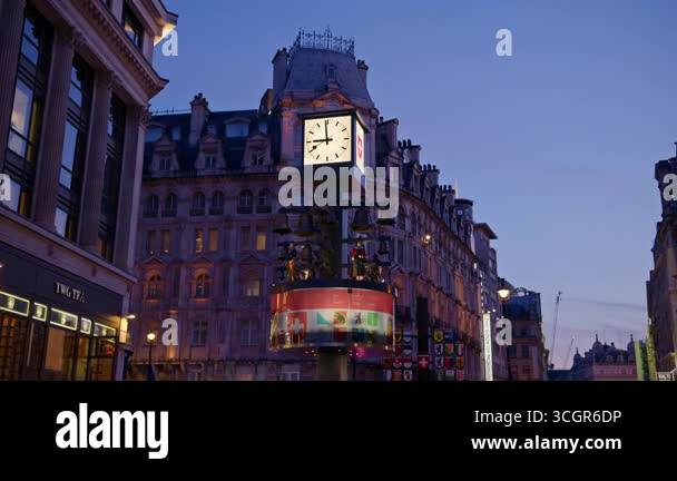 Glockenspiel clock Stock Videos & Footage - HD and 4K Video Clips - Alamy