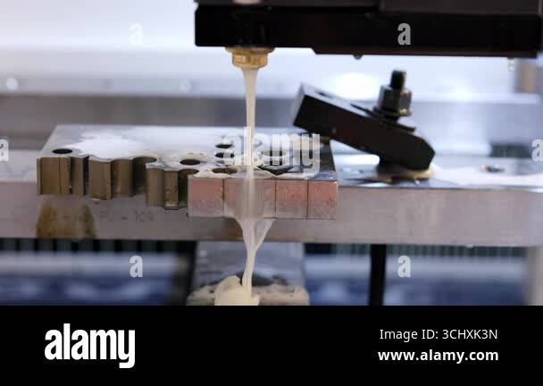 Dielectric fluid Stock Videos & Footage - HD and 4K Video Clips - Alamy