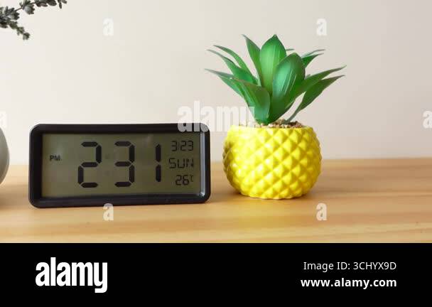 Yellow digital clock Stock Videos & Footage - HD and 4K Video Clips - Alamy