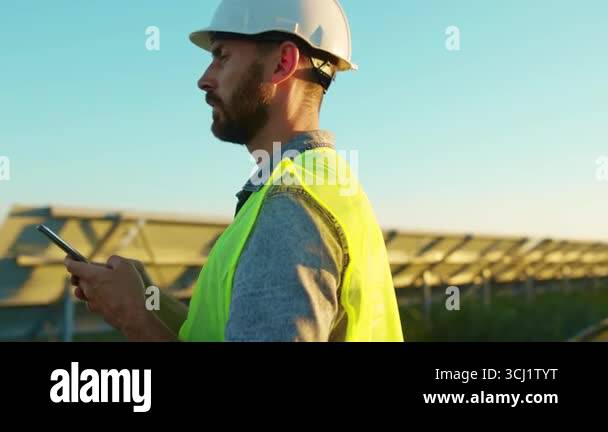 Man stand back near Stock Videos & Footage - HD and 4K Video Clips - Alamy