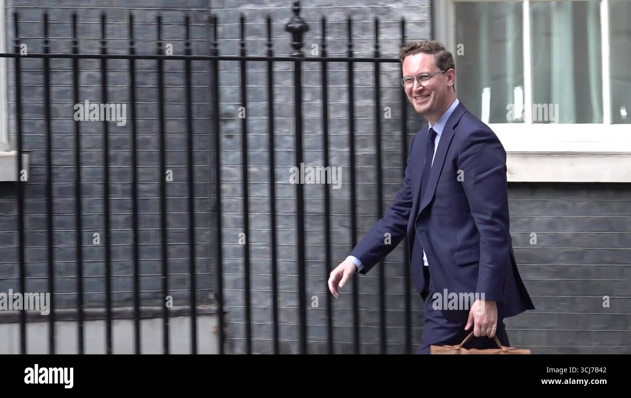 Darren Jones arrives at Downing Street Stock Video Footage - Alamy