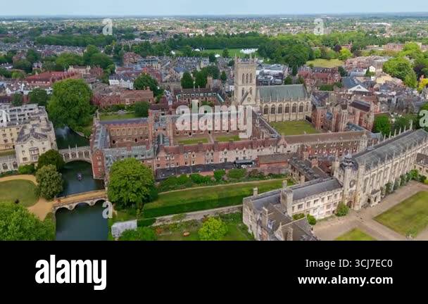 Aerial view of Cambridge University historic colleges, river Cam and ...