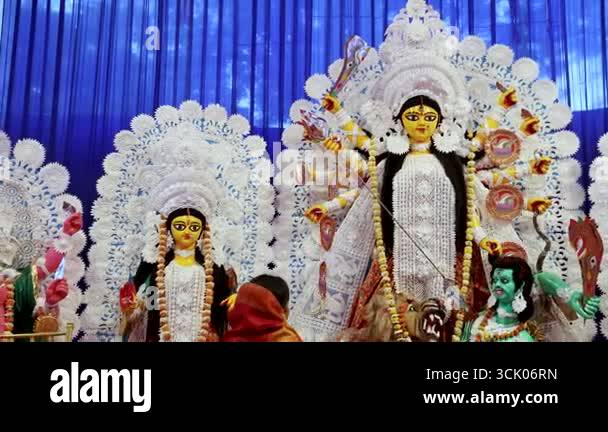 Praying idol Stock Videos & Footage - HD and 4K Video Clips - Alamy