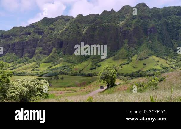 Beautiful panoramic landscape of Hawaiian mountains covered with green ...