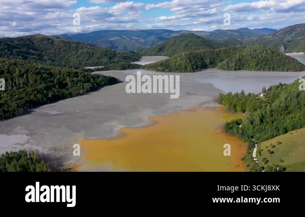 Patterns of acid mine drainage in decanting lake, nature pollution ...