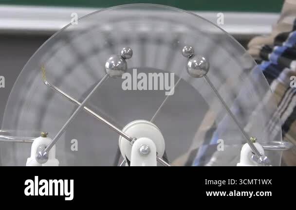Demonstration of an electrostatic generator producing electric ...