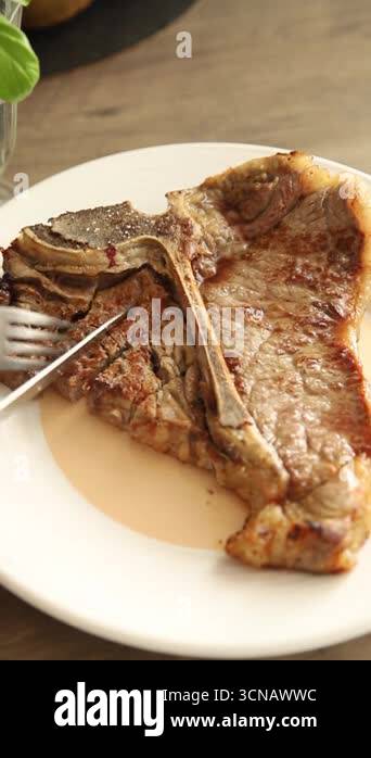 T-bone steak roast cut of meat juicy roast beef tasty snack fresh ...