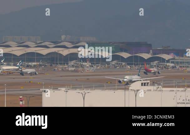 HONG KONG - JANUARY 29, 2025: Cathay Pacific Airbus A350, B-LRS ...