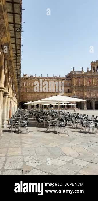 SALAMANCA, SPAIN - AUGUST 16, 2025: Walking through the historic town ...