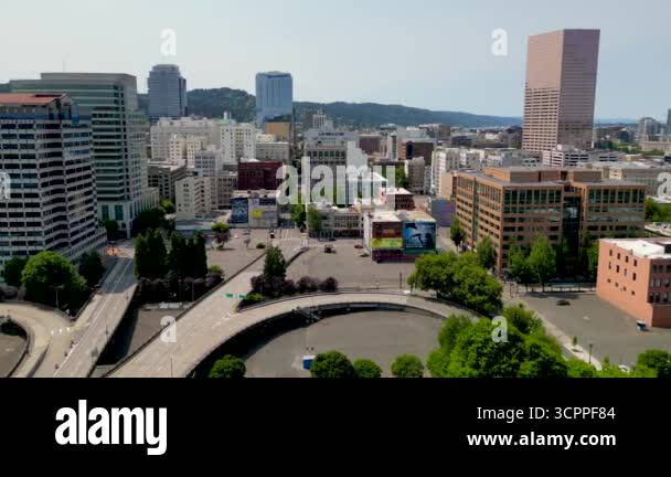 PORTLAND, OREGON - JULY 04, 2023: Panoramic view of Portland, Oregon ...