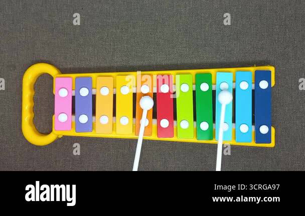 Video on how to play the xylophone with colorful symbols that are ...