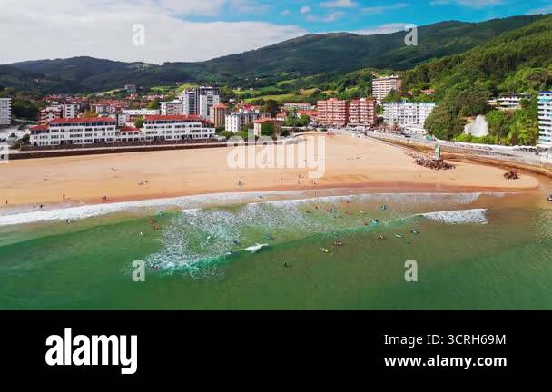Beautiful Bakio Hondartza beach in Bentalde, Bakio, Basque Country ...