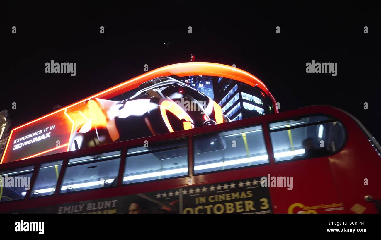 Jared Leto stands above Piccadilly Circus in Tron: Ares stunt Stock ...