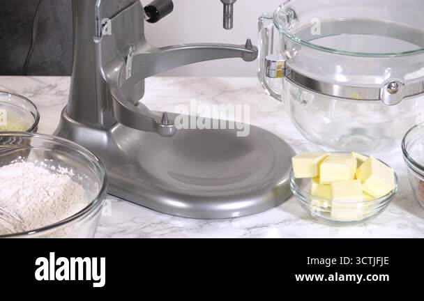 Baking stand mixer Stock Videos & Footage - HD and 4K Video Clips - Alamy