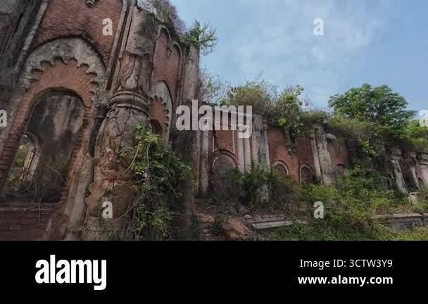 The Hauntingly Beautiful Medieval Ruins of the Rajnagar Palatial ...