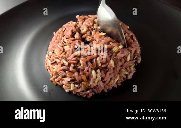 Cook mixed rice: rice berry, brown rice and red cargo rice, in door ...