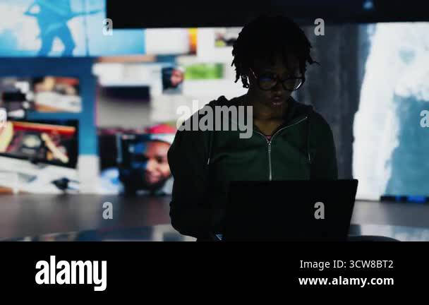 Young woman addicted to watching internet clips, unable to stop using ...