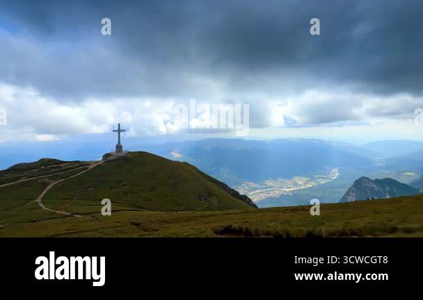 Caraiman cross Stock Videos & Footage - HD and 4K Video Clips - Alamy