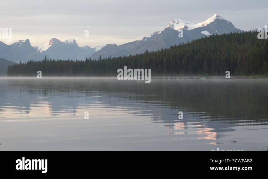 Maligne range Stock Videos & Footage - HD and 4K Video Clips - Alamy