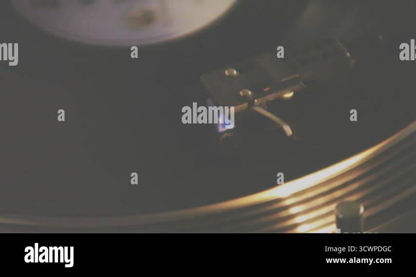 Needle dj turntables Stock Videos & Footage - HD and 4K Video Clips - Alamy