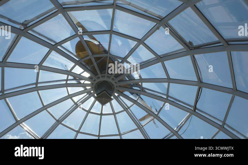 Inside skyscraper Stock Videos & Footage - HD and 4K Video Clips - Alamy