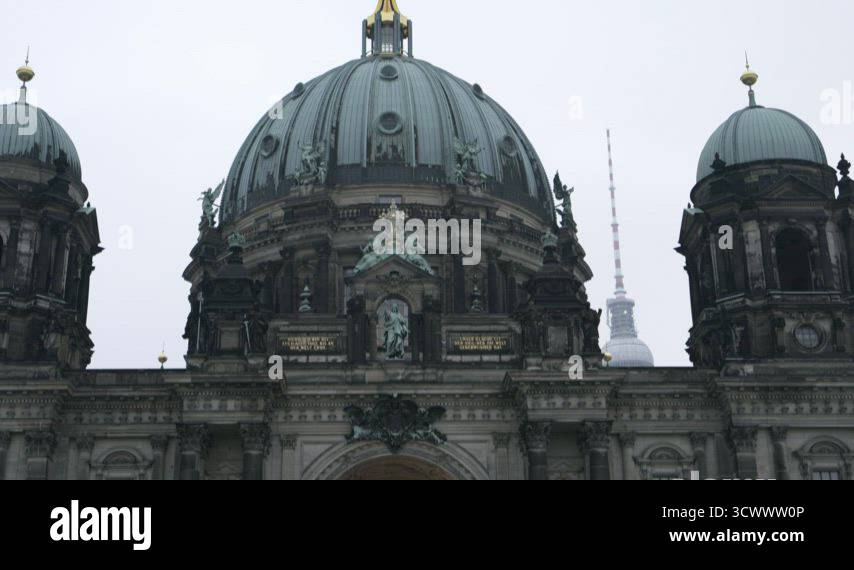 Berliner Dom and the fountain of Lustgarten garden Stock Video Footage ...